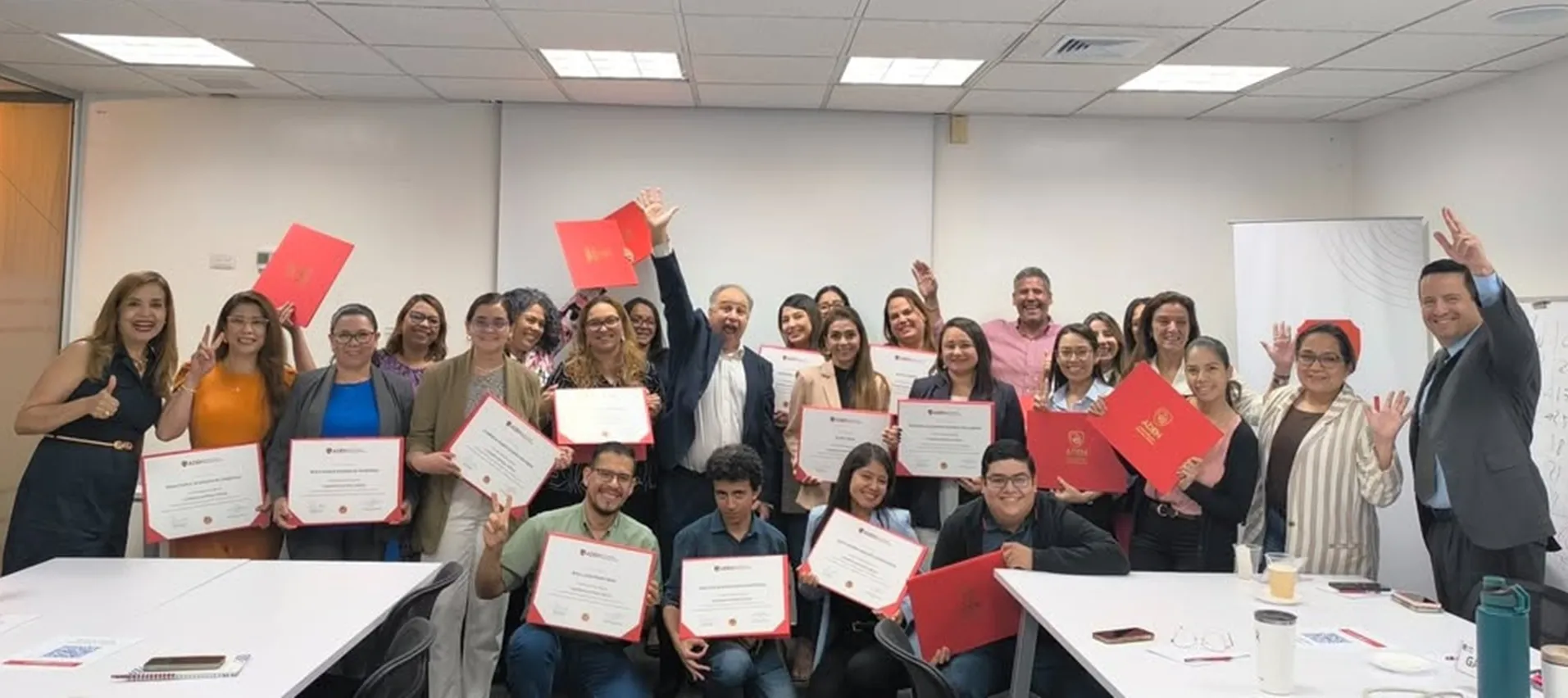 ADEN homenajeó a una nueva generación de graduados